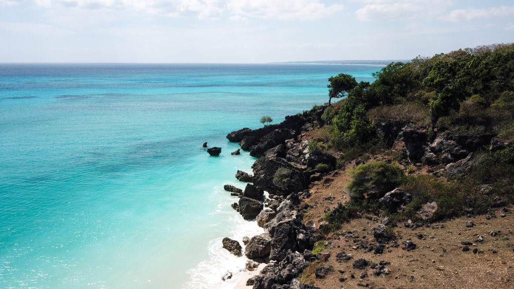 5 Pantai Cantik yang Menjadi Surga Wisata di Pulau Semau