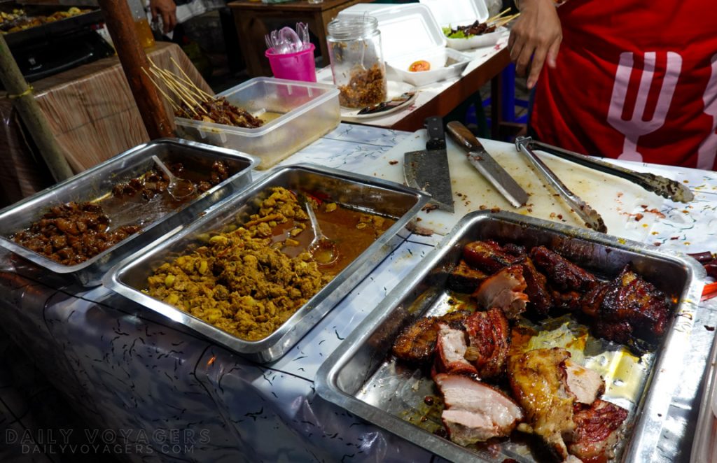 Malam Mingguan Kenyang dan Nikmat di Pasar Semawis