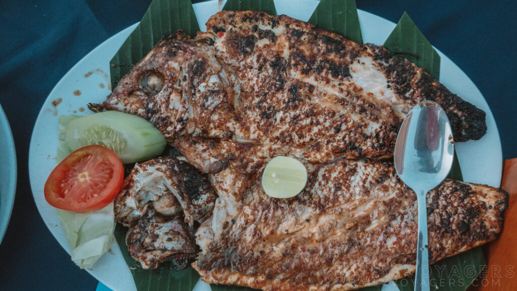 Menega Cafe: Menyantap Seafood, Menyapa Senja